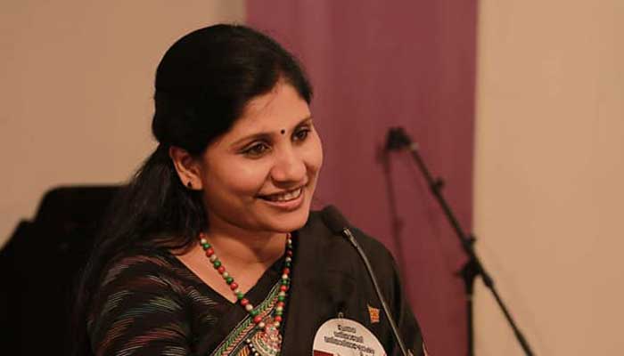 കലിപ്പ് തീരുന്നില്ല; ദീപാ നിശാന്തിന്‍റെ ചിത്രങ്ങള്‍ മോര്‍ഫ് ചെയ്ത് ...