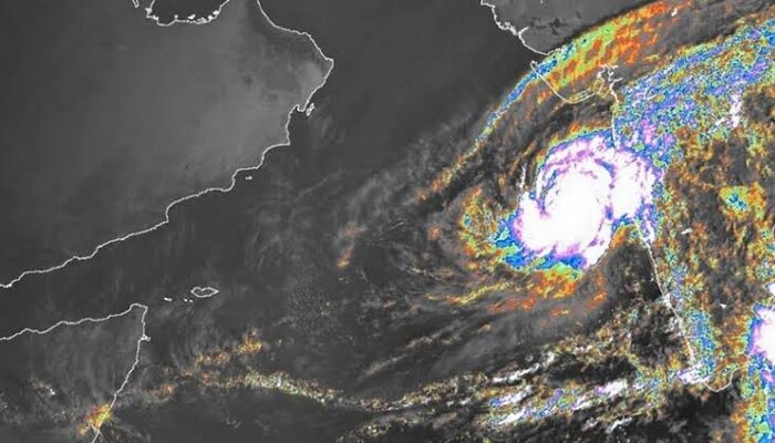 'ക്യാര്‍' ചുഴലിക്കാറ്റ്: മഹാരാഷ്ട്രയില്‍ ജാഗ്രത നിര്‍ദ്ദേശം | News in ...