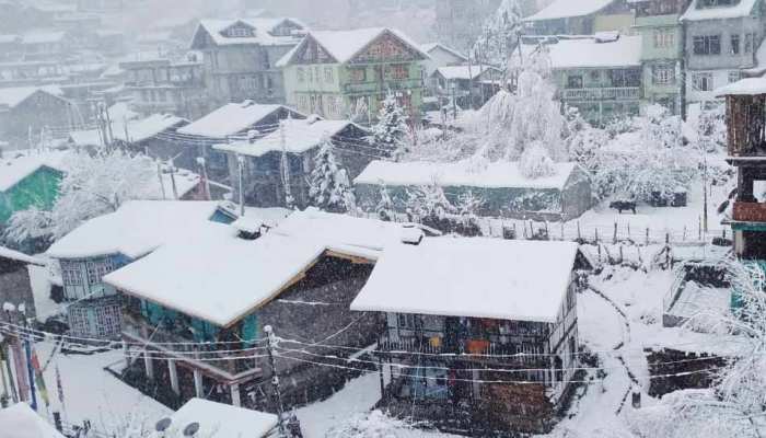 Heavy snowfall in Kashmir, see pics... News in Malayalam: മഞ്ഞില് ...
