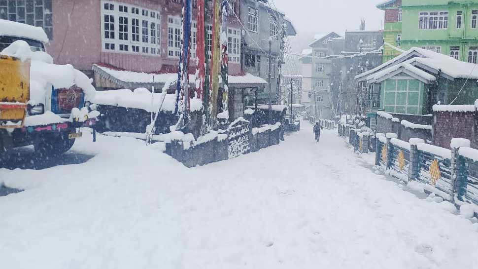 Heavy snowfall in Kashmir, see pics... News in Malayalam: മഞ്ഞില് ...