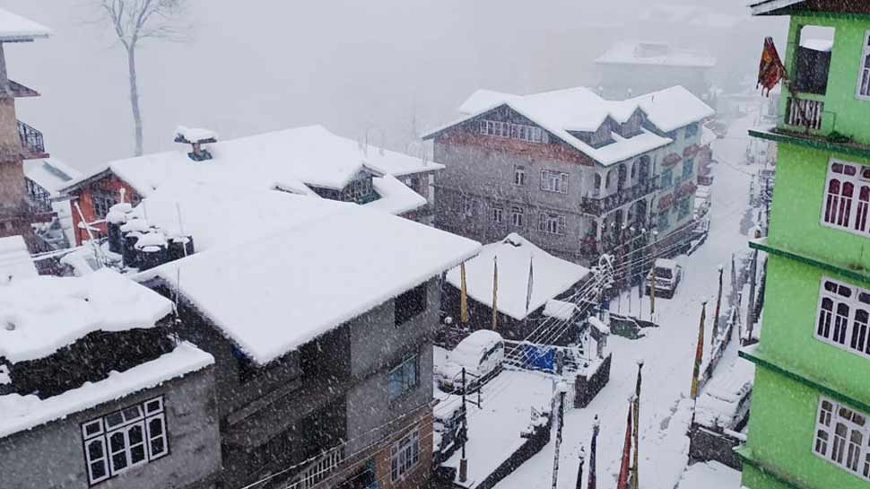 Heavy snowfall in Kashmir, see pics... News in Malayalam: മഞ്ഞില് ...
