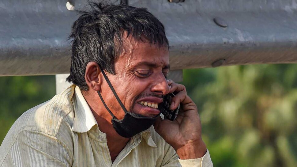 മരണത്തോട് മല്ലിടുന്ന മകനെ ഒരു നോക്ക് കാണാന്‍... വഴിയരികില് ...
