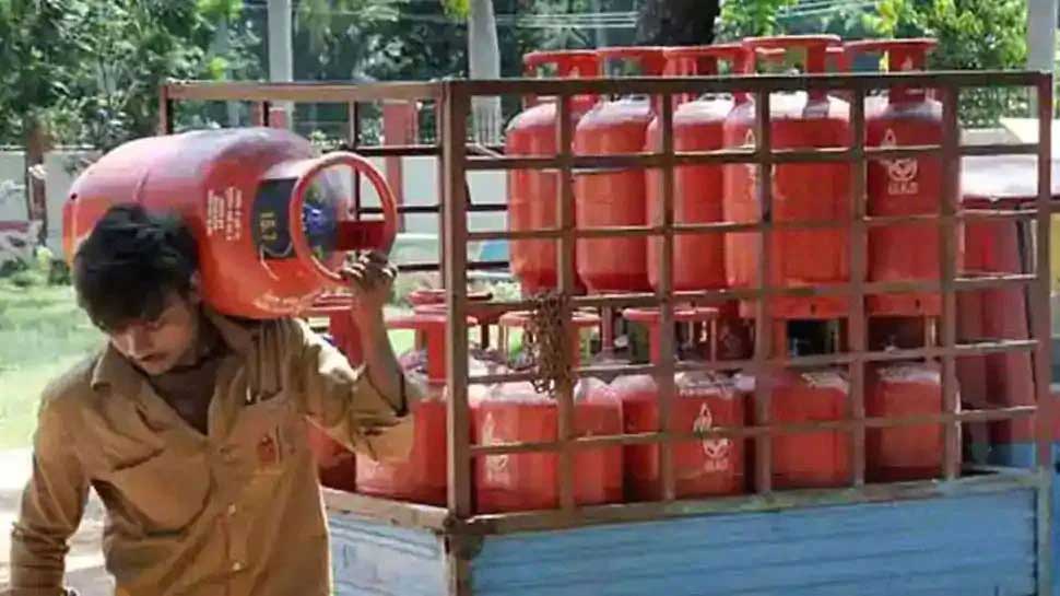 Book your LPG Gas Cylinder through Missed Call and WhatsApp Message ...