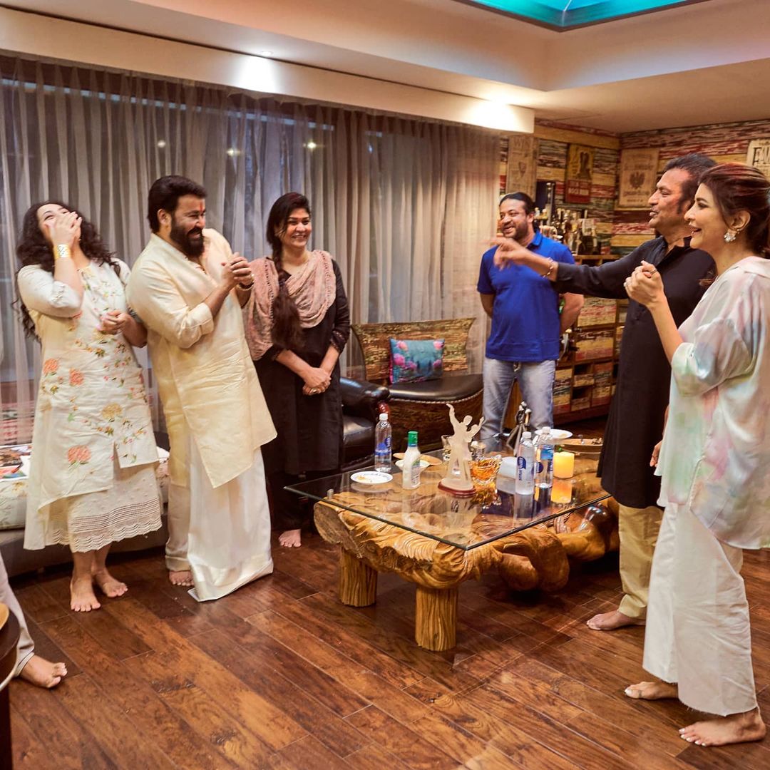 Mohanlal and Meena visits telugu actor mohan babu's house, pics goes ...
