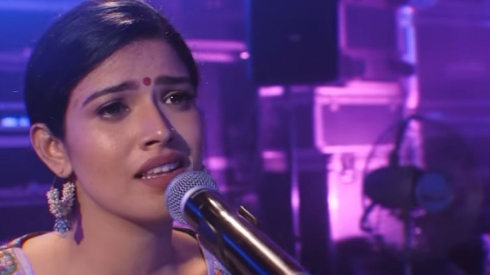 Singer Amritha suresh released her directorial debut song ayyo vayyaye ...