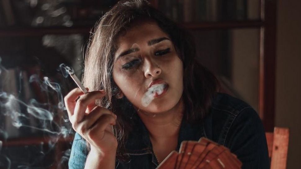 Actress Sanusha Santhosh Latest Photoshoot with smoking | Sanusha ...
