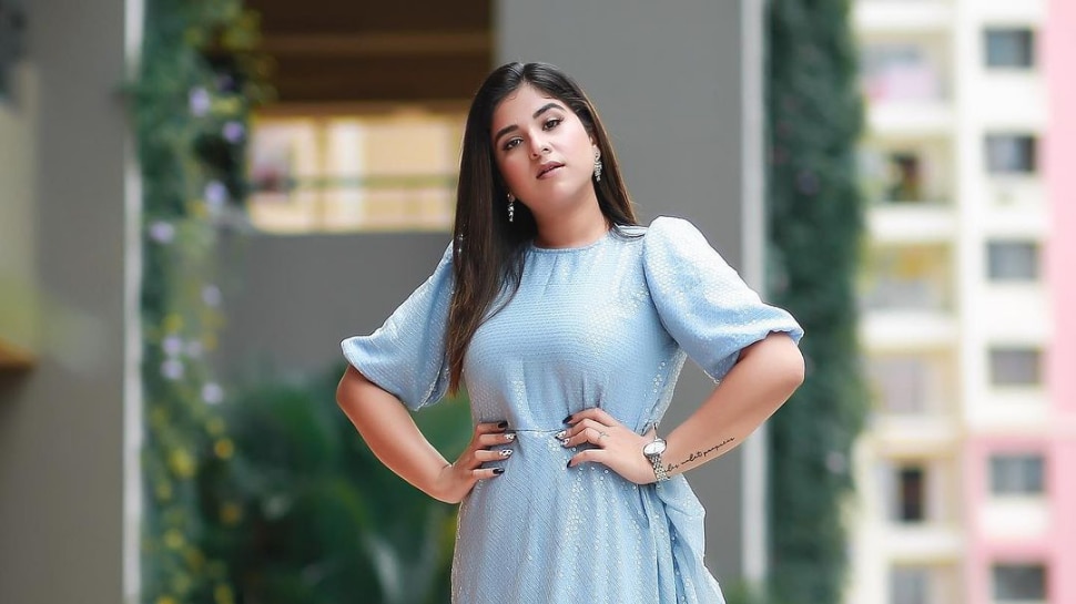 Anchor Aparna Thomas latest photoshoot in light blue dress | വീണ്ടും ...