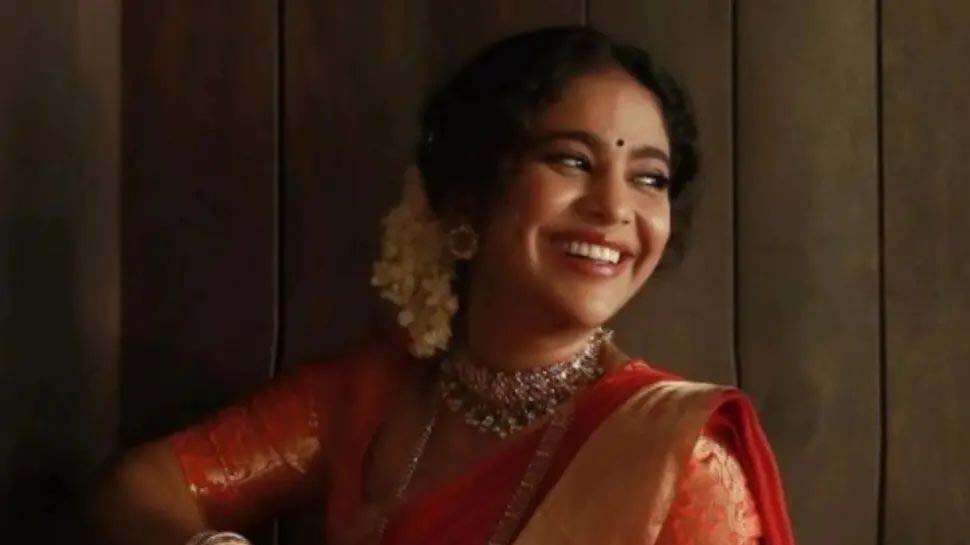Srinda new stunning still in the traditional look |Actress Srinda ...
