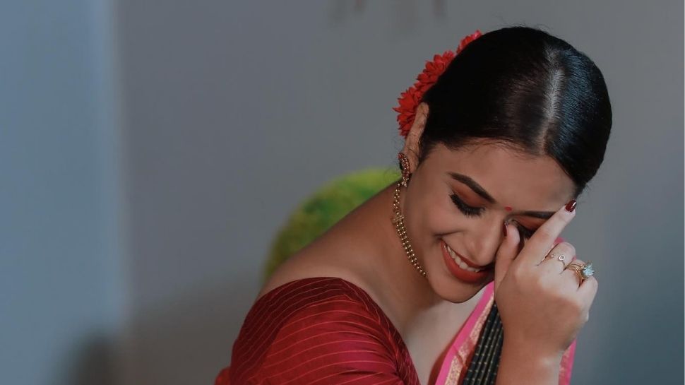 Stunning look; Actress Parvathy krishna in saree | ഇത്ര ...