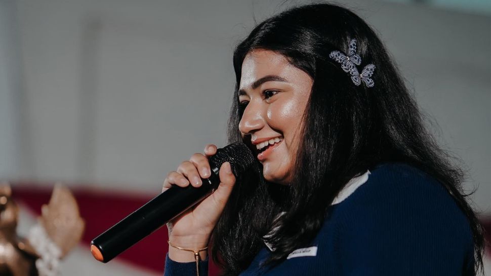 Grace Antony Shares Beautyful Pictures Snaps During Saturday Night ...