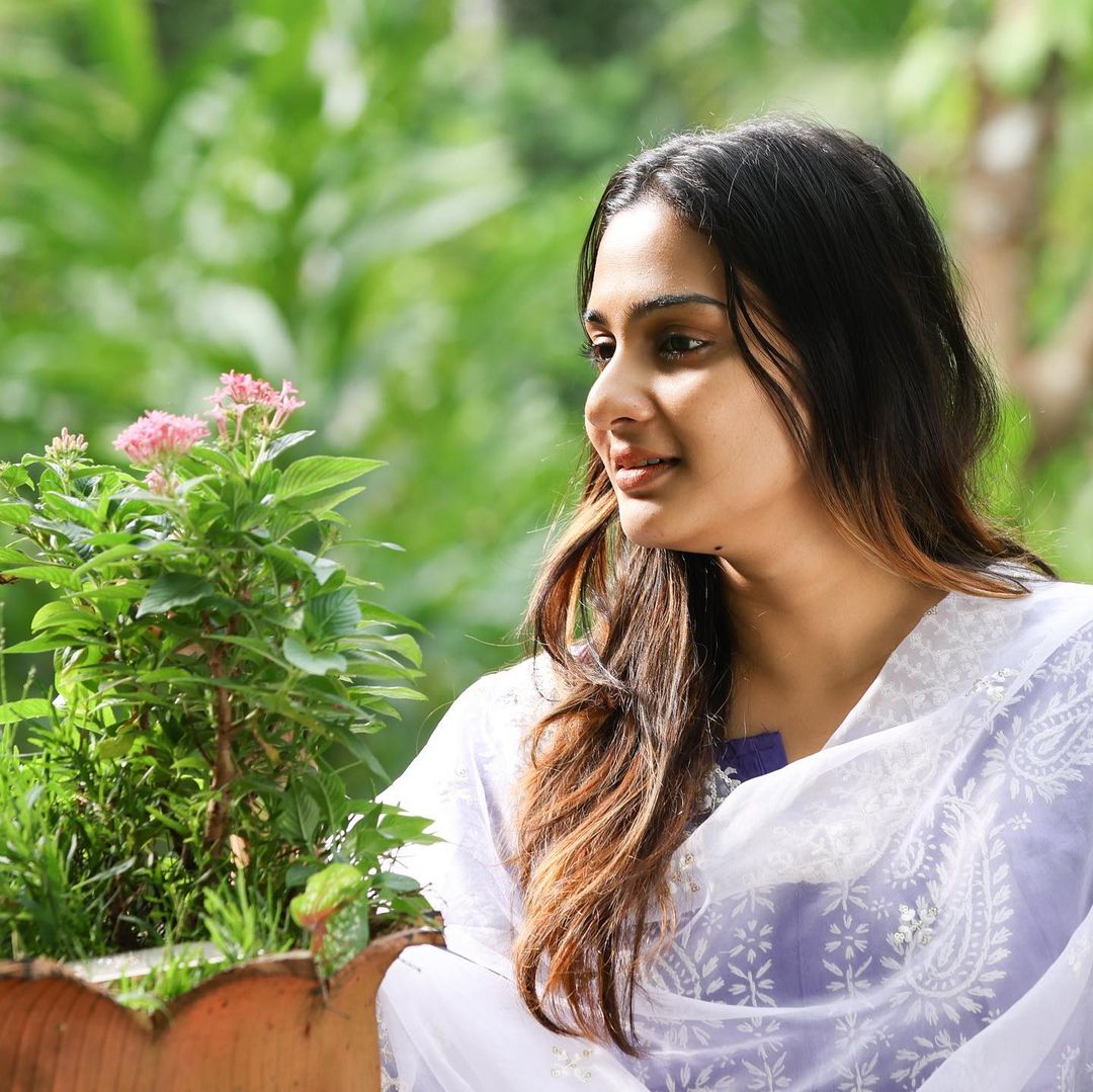 AAditi Ravi looking hot and beautiful in simple slur photos went viral ...