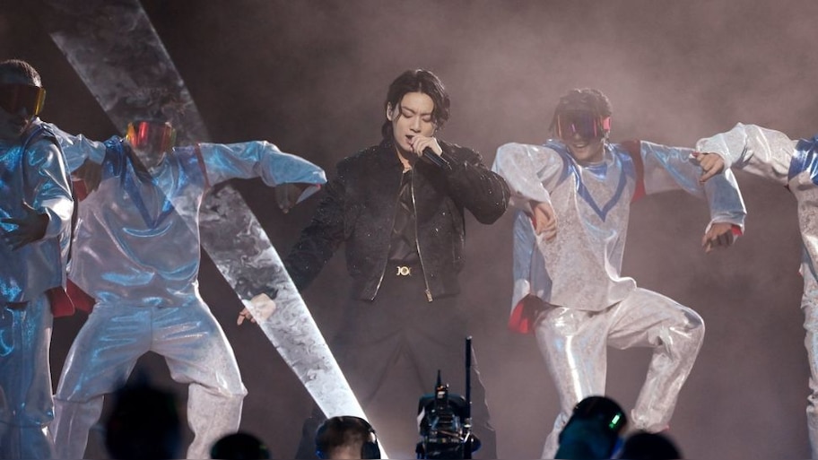 BTS Jung Kook Electrifies Qatar in FIFA World Cup 2022 Opening Ceremony ...