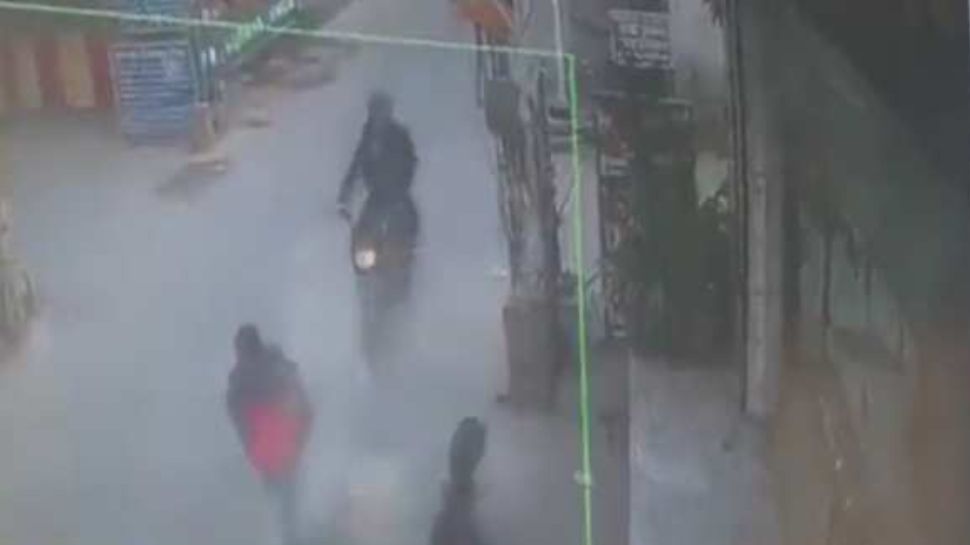 Delhi acid attack: How acids are easily available at Flipkart and ...