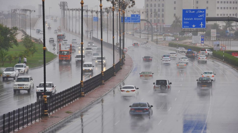 Heavy rain reported in different parts of Oman l Rain In Oman: കനത്ത ...