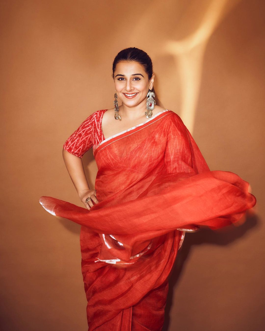 Happy Birthday Vidya Balan Vidya Balans bold and beautiful look in saree | Happy Birthday Vidya ...