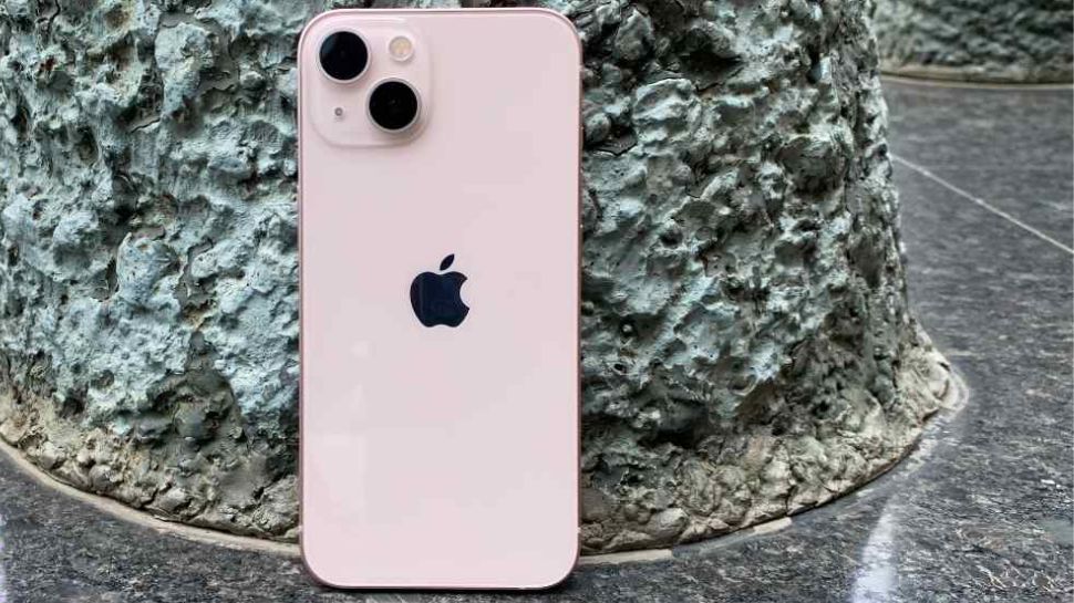 iPhone 13 Price Drop New year Offer get Phone on Rupees 38,900 Worth ...