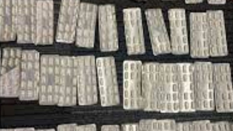 Qatar customs seize 7000 drugs pills from a passenger at doha airport l ...