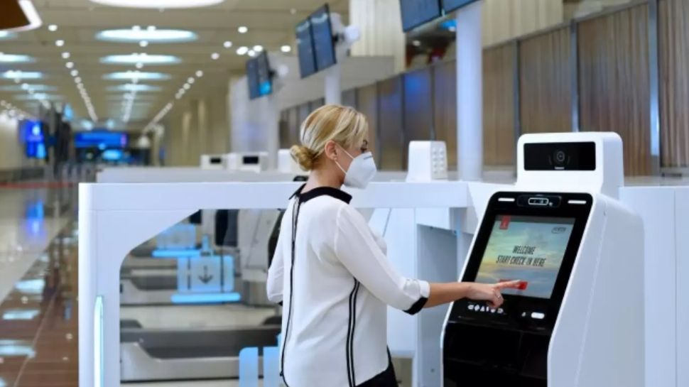 World's First Robot 'sara' in Dubai Airport l UAE: യാത്രക്കാരെ ...