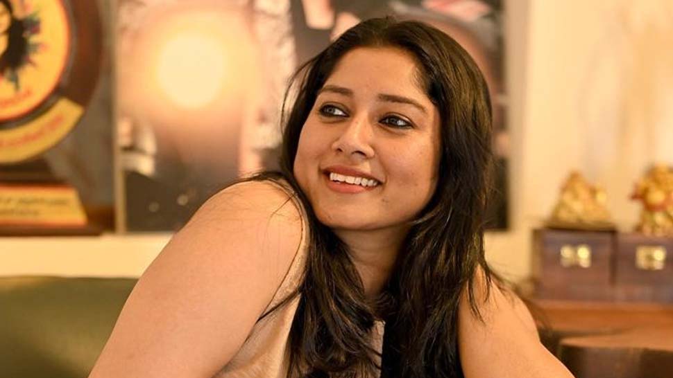 Actress Anumol Shares Her Simple Pictures Netizens Feels Malayalam ...