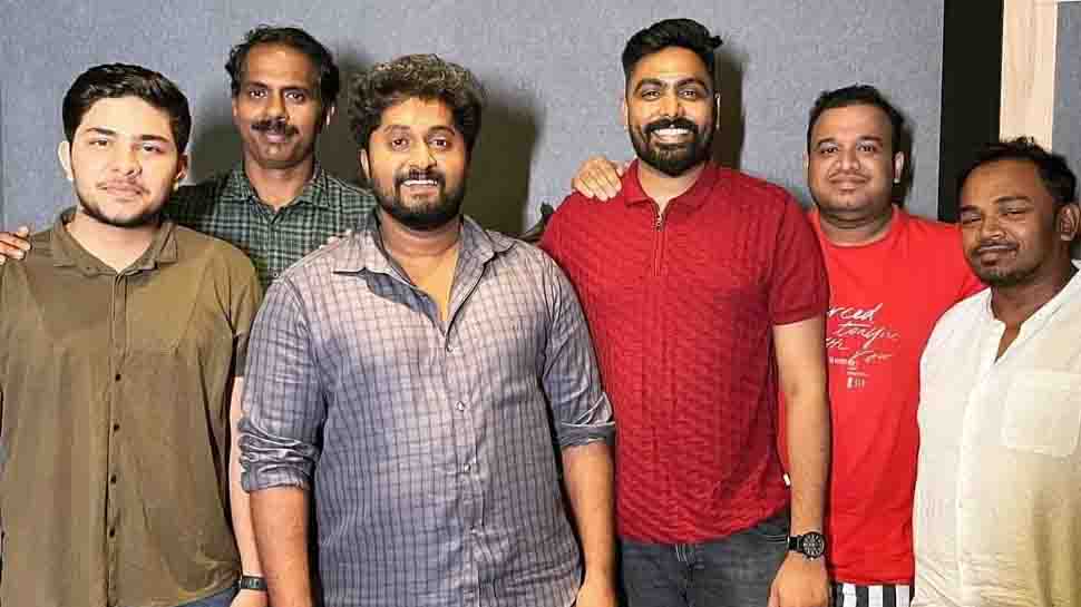 Actor Director Dhyan Sreenivasan Debut As Singer in Kunjammanees ...