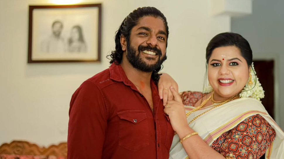 Actors Sreekumar and Sneha blessed with baby boy | ആദ്യത്തെ കൺമണിയെ ...