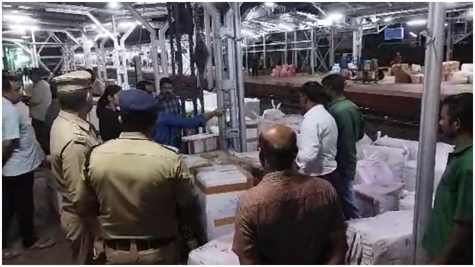 1000 kg rotten fish caught at Thrissur railway station | തൃശൂർ റെയിൽവേ ...