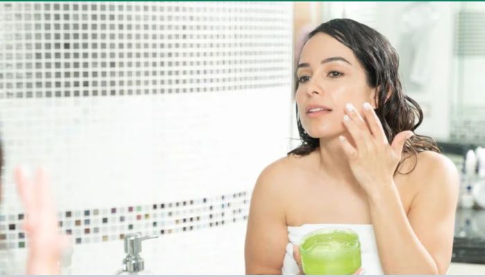 Apply this Gel on face in the night for glowing skin like bollywood ...