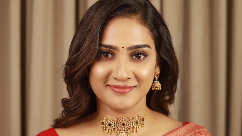 Actress Aditi Ravi traditional look in red saree see pics | Aditi Ravi ...