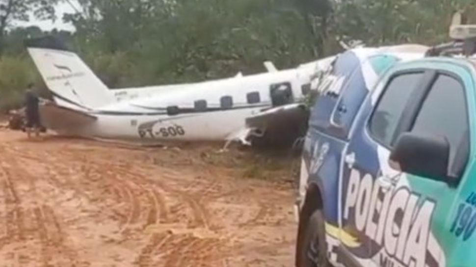 Brazil Plane Crash 12 Passengers And 2 Crew Members Killed After Plane ...