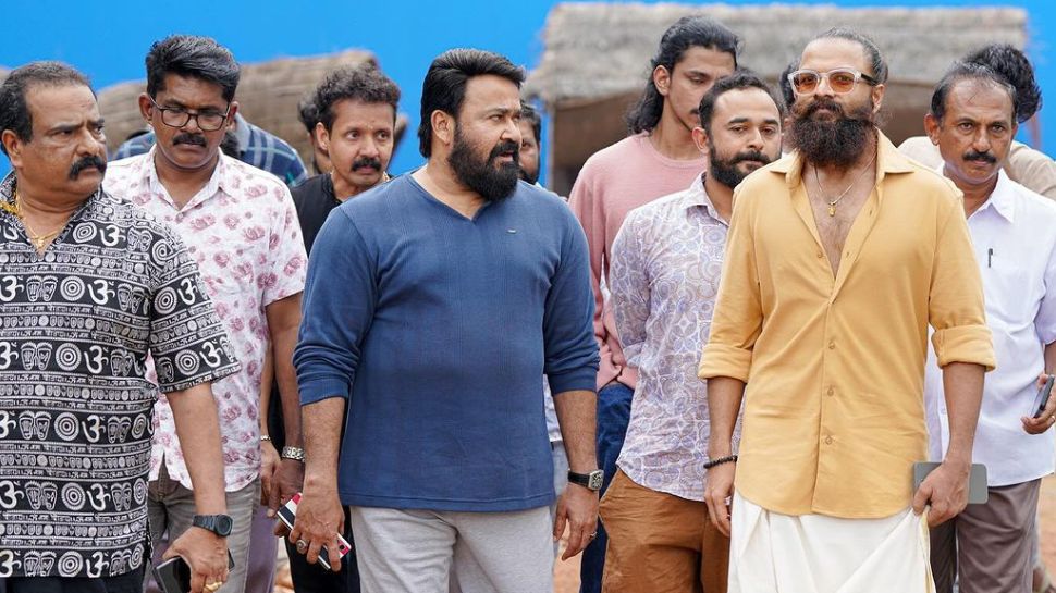 Actor Mohanlal visited in jayasurya's Kathanar movie shooting set see ...