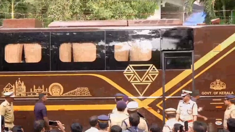 Nava kerala Sadas|Navakerala Sadas Bus to Manjeswaram with Chief ...