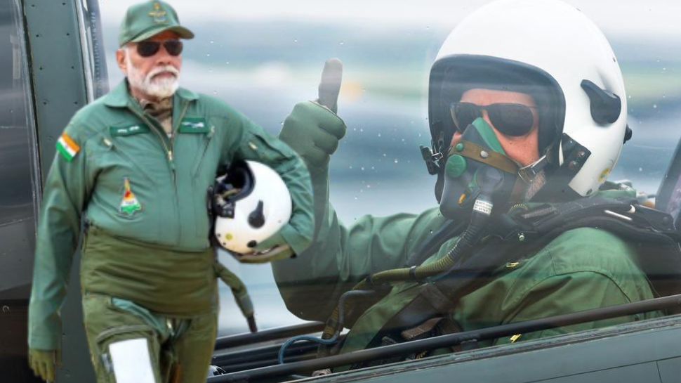 Narendra Modi take a sortie in fighter get Thejus see the photos ...
