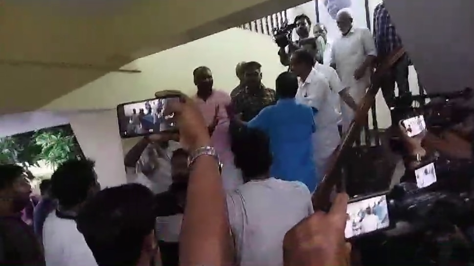 Loksabha Election defeat congress workers fight in thrissur dcc office ...
