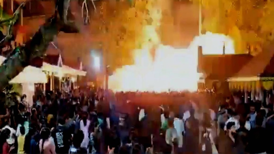 Major Fire mishap at kasargods Nileshwar Temple; 154 injured l ...