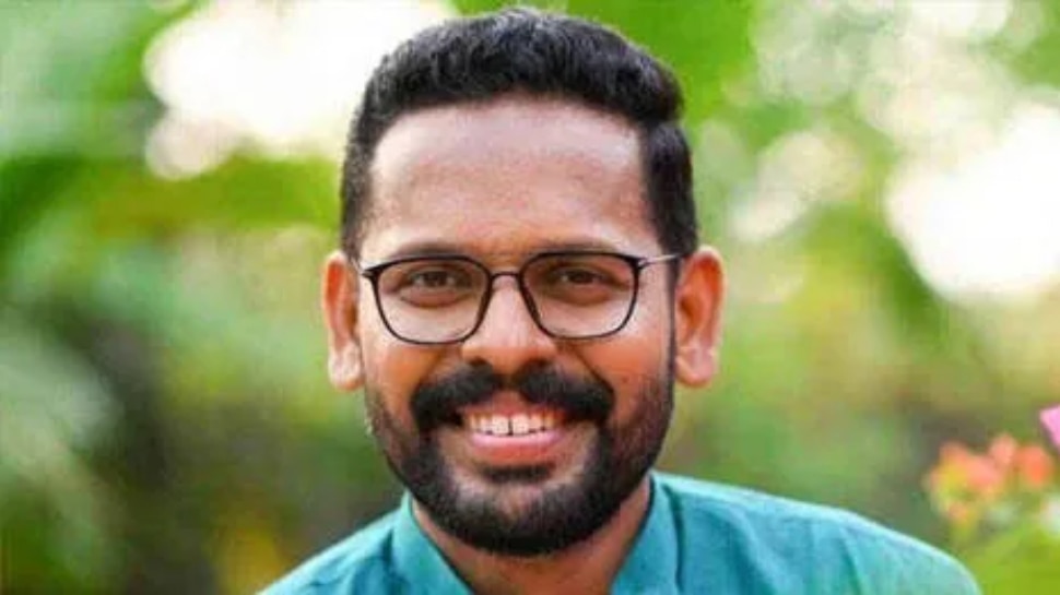 Palakkad Byelection 2024 LDF candidate Dr P Sarin got stethoscope ... Palakkad Byelection 2024 LDF candidate Dr P Sarin got stethoscope ...