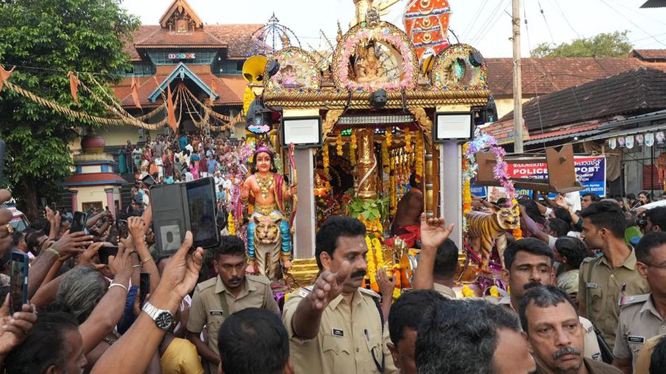 Sabarimala temple set for Mandala Pooja: Thanka Anki procession to ...