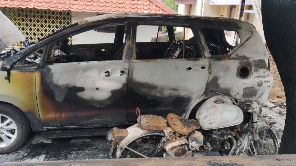 innova crysta car and four other vehicles catch fire in ...