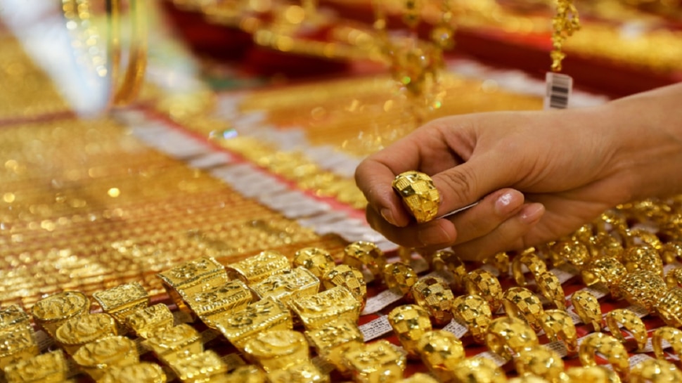Kerala Gold Rate 22 April 2025 record hike of Rs 2200 for one pavan ...