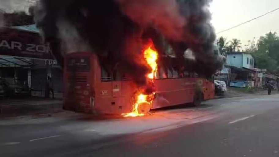 Running KSRTC bus caught fire in Attingal Thiruvananthapuram ...