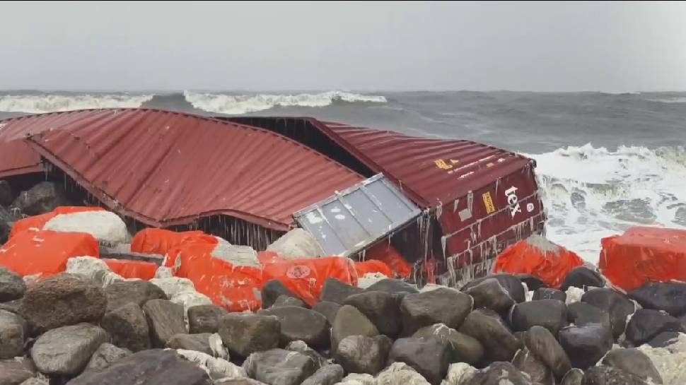 MSC Elsa 3 Ship Accident- Containers from cargo ship hits Kollam and Alappuzha coasts- Extreme ...