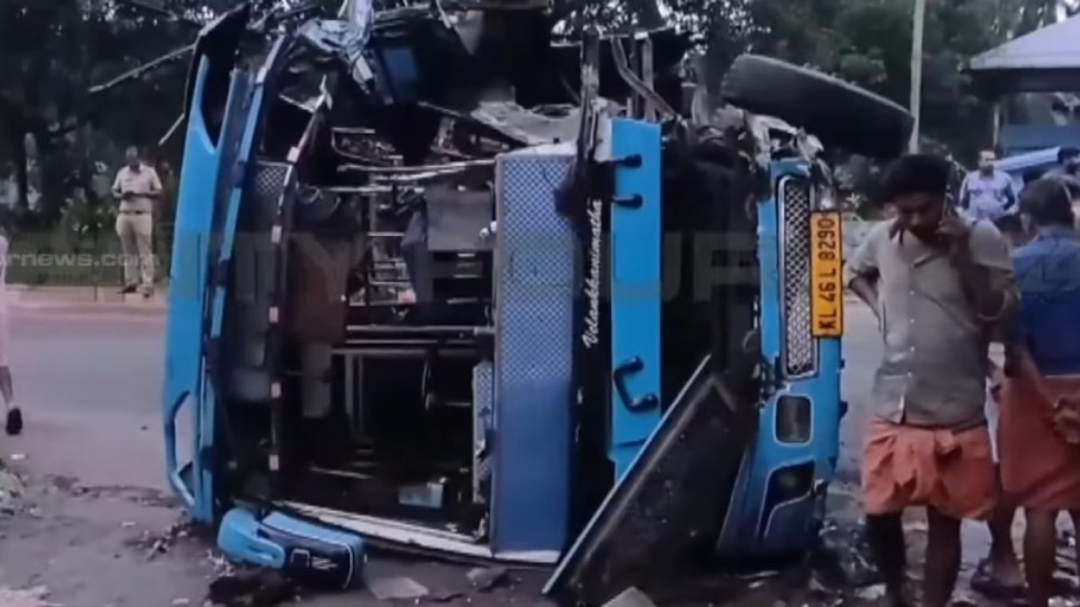 Bus Accident: Bus Overturned In Thrissur Kuttippuram State Highway ...