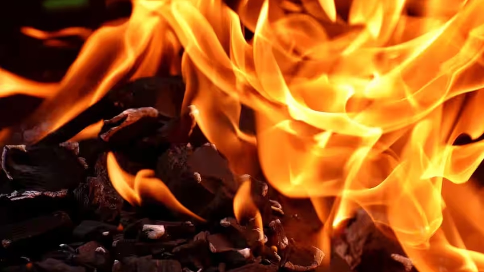 Fire break out in Thrissur Railway Station Parking Slot several bikes ...
